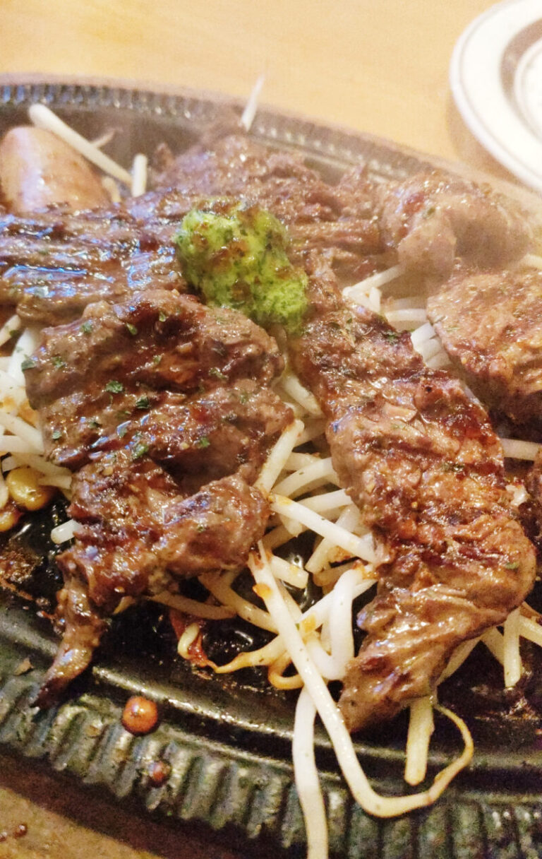 【北区】十条の「TOMBOY CAFE」で、ランチ限定価格『熟成ハラミステーキ』のプレートを食べたよ。リーズナブルにぎゅっと身のつまったお肉を ...